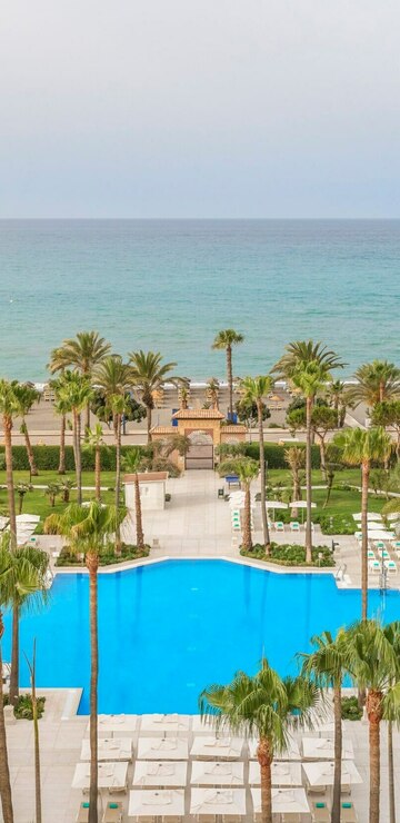 Iberostar Waves Málaga Playa 4* | Hotel for children in the Costa del Sol